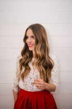 Updated Everyday Hair Curl Tutorial - Julia Berolzheimer