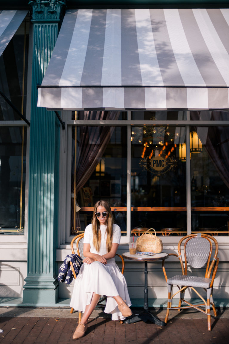 Florals In Savannah - Julia Berolzheimer