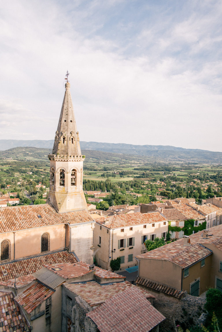 Sunset Picnic in Saint-Saturnin-lès-Apt - Julia Berolzheimer