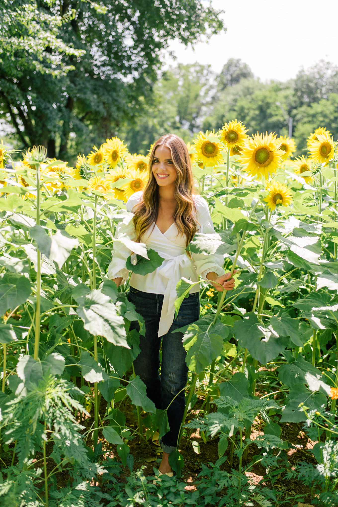 gal-meets-glam-sunflowers-asheville-1003626 - Julia Berolzheimer