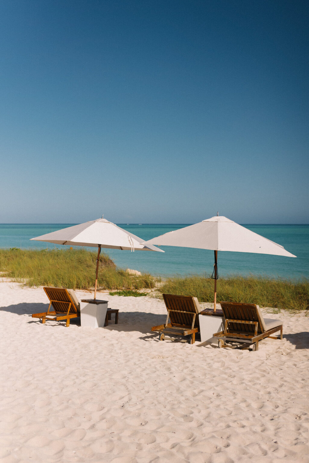 Coastal Breeze Style - Julia Berolzheimer